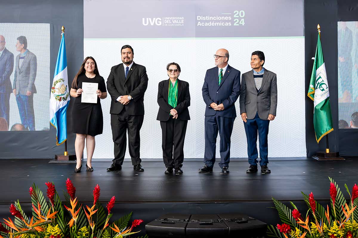 Reconocemos la excelencia en la ceremonia de Distinciones Académicas 2024 | Actualidad UVG